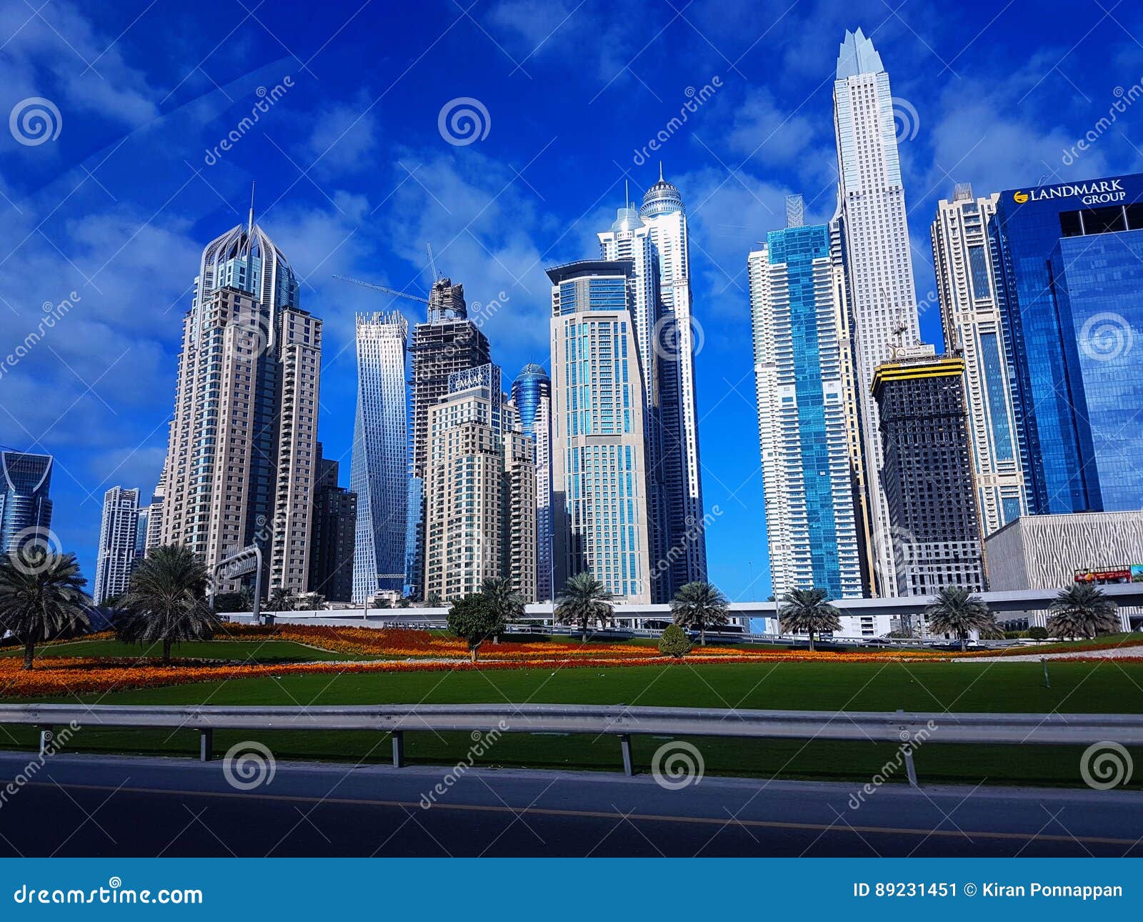 Dubai Scenery editorial photo. Image of building, scenery - 89231451