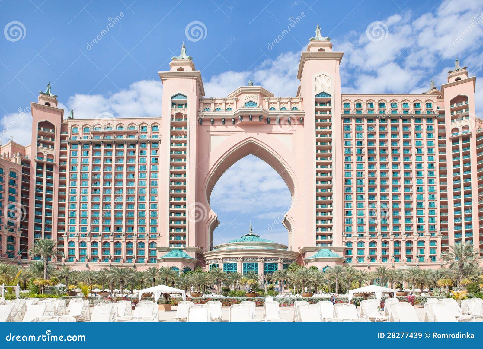 Dubai, UAE. Atlantis hotel editorial stock image. Image of expensive ...