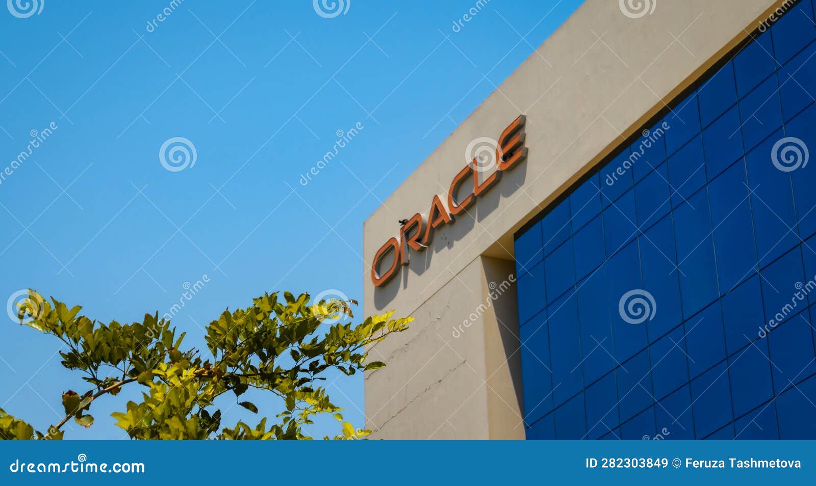 Dubai Uae 25062023 : Edificio De Oficinas De Oracle Imagen de archivo ...