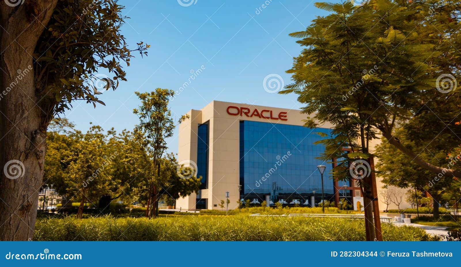 Dubai Uae 25062023 : Edificio De Oficinas De Oracle Imagen de archivo ...