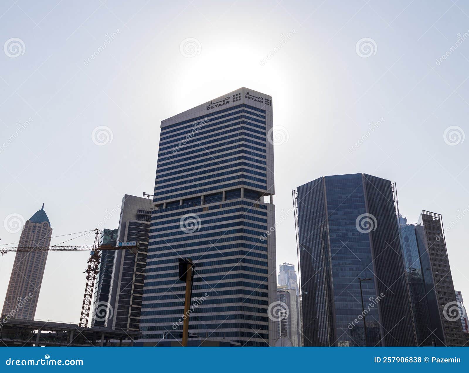 Dubai Uae 09292022 Edificios Modernos En El Distrito De Business Bay ...