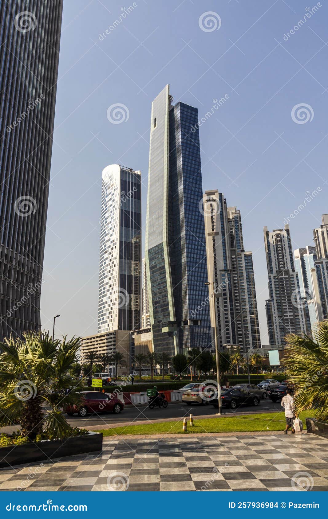 Dubai Uae 09292022 Edificios Modernos En El Distrito De Business Bay ...