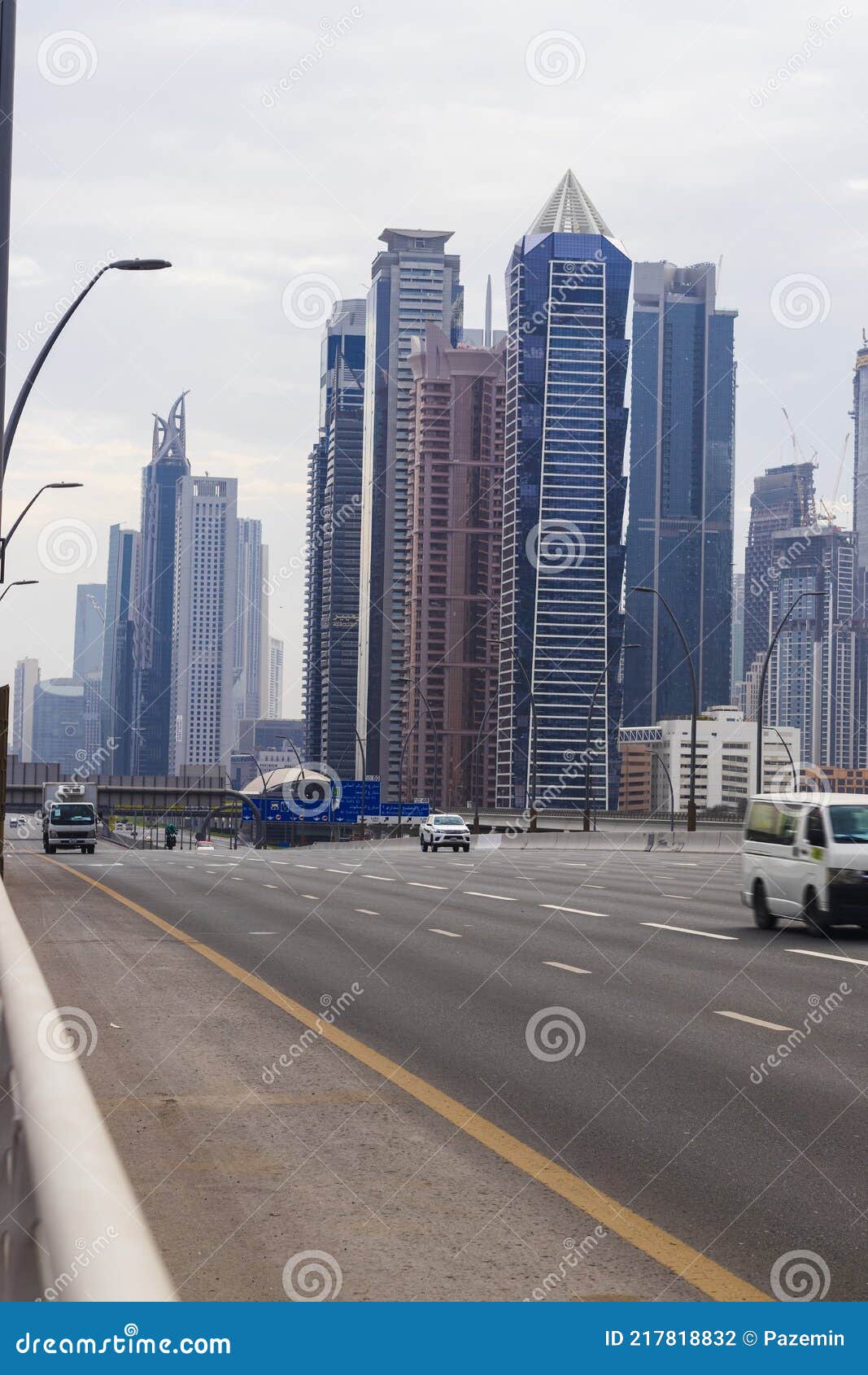 Dubai Uae 04302021 Sheik Zayed Road Main Road of Uae. Urbano Fotografia ...