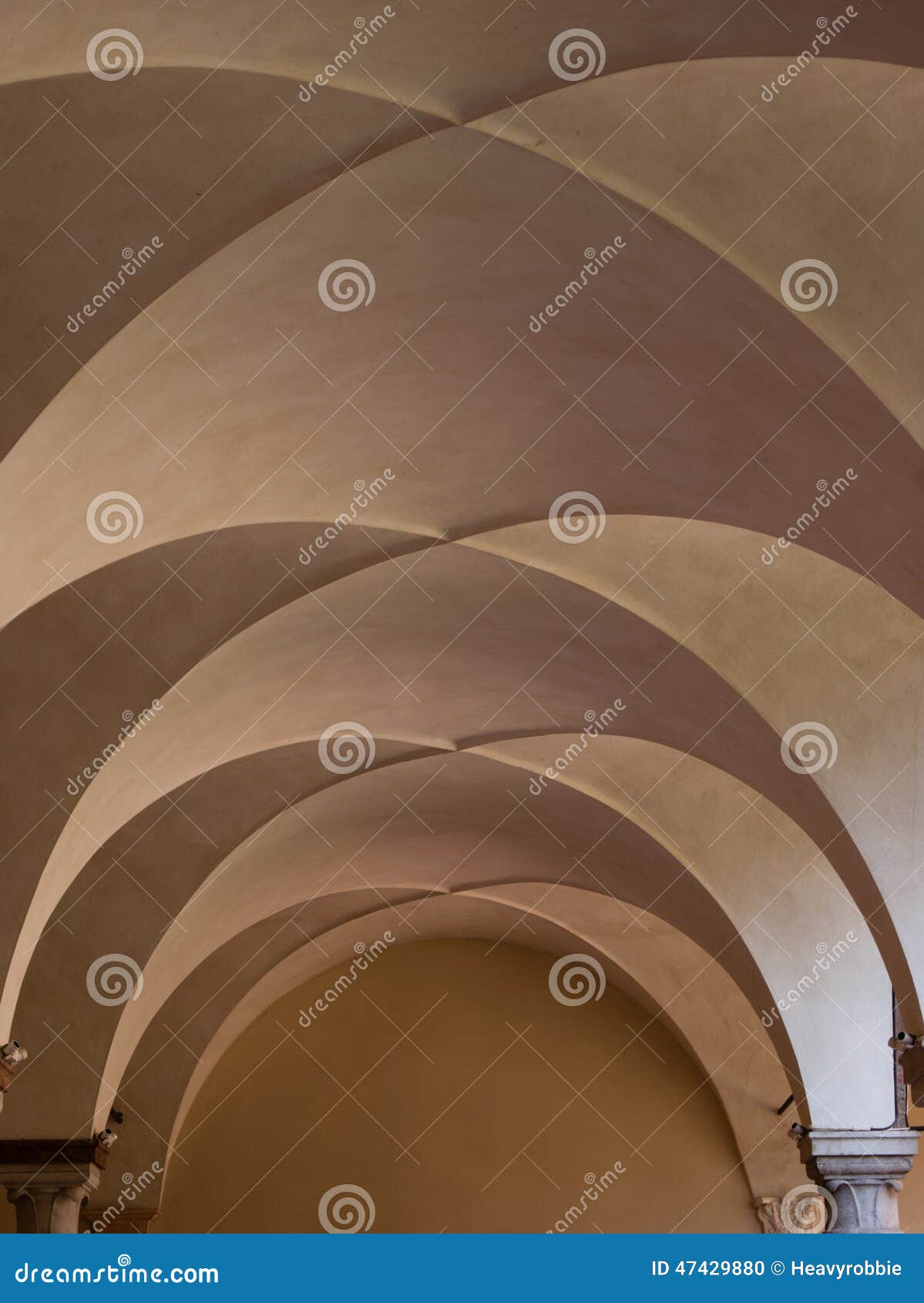 Dubbel tongewelf stock foto. Image of romeinen, diagonaal - 47429880