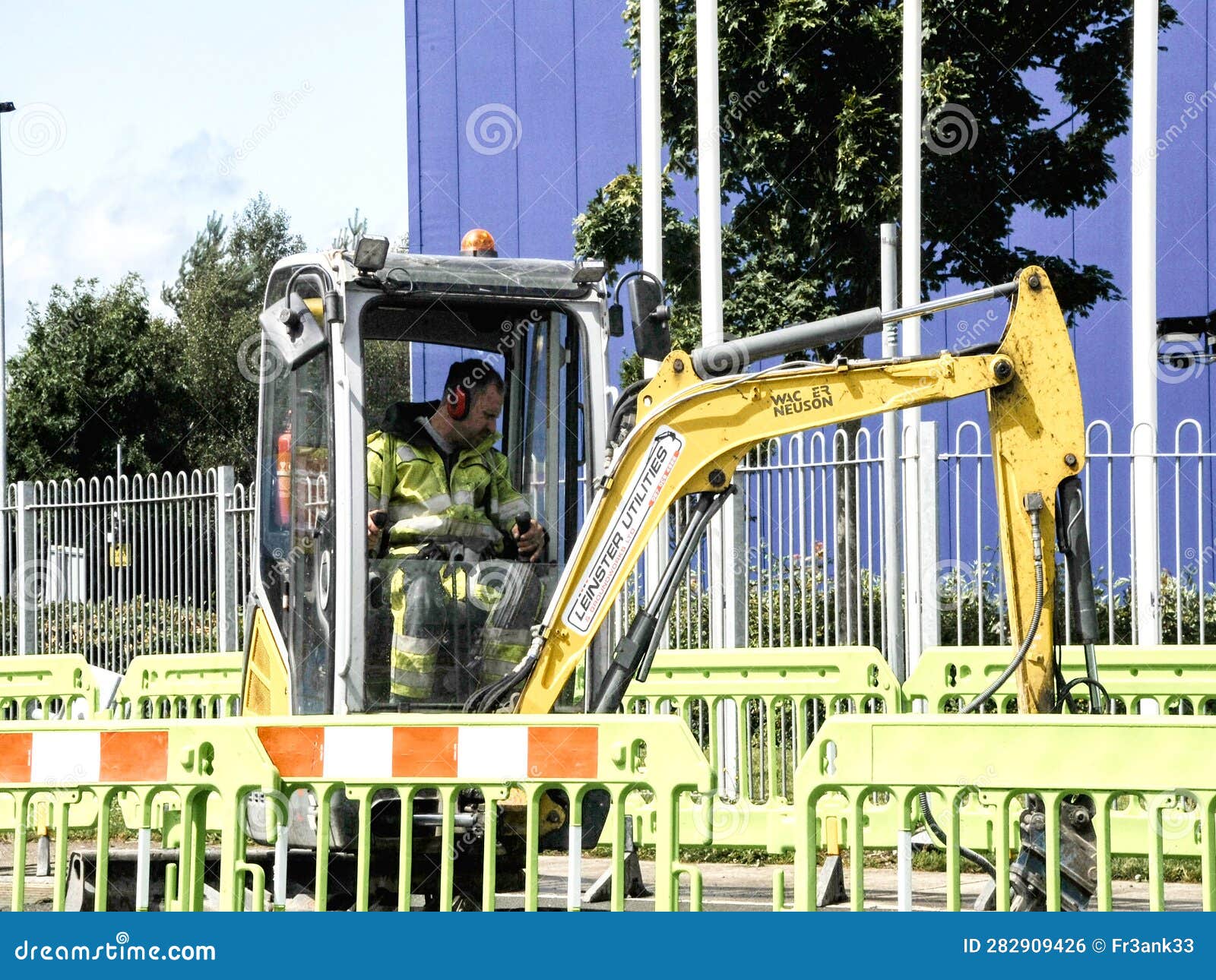 Digger Driver editorial photo. Image of construction - 282909426