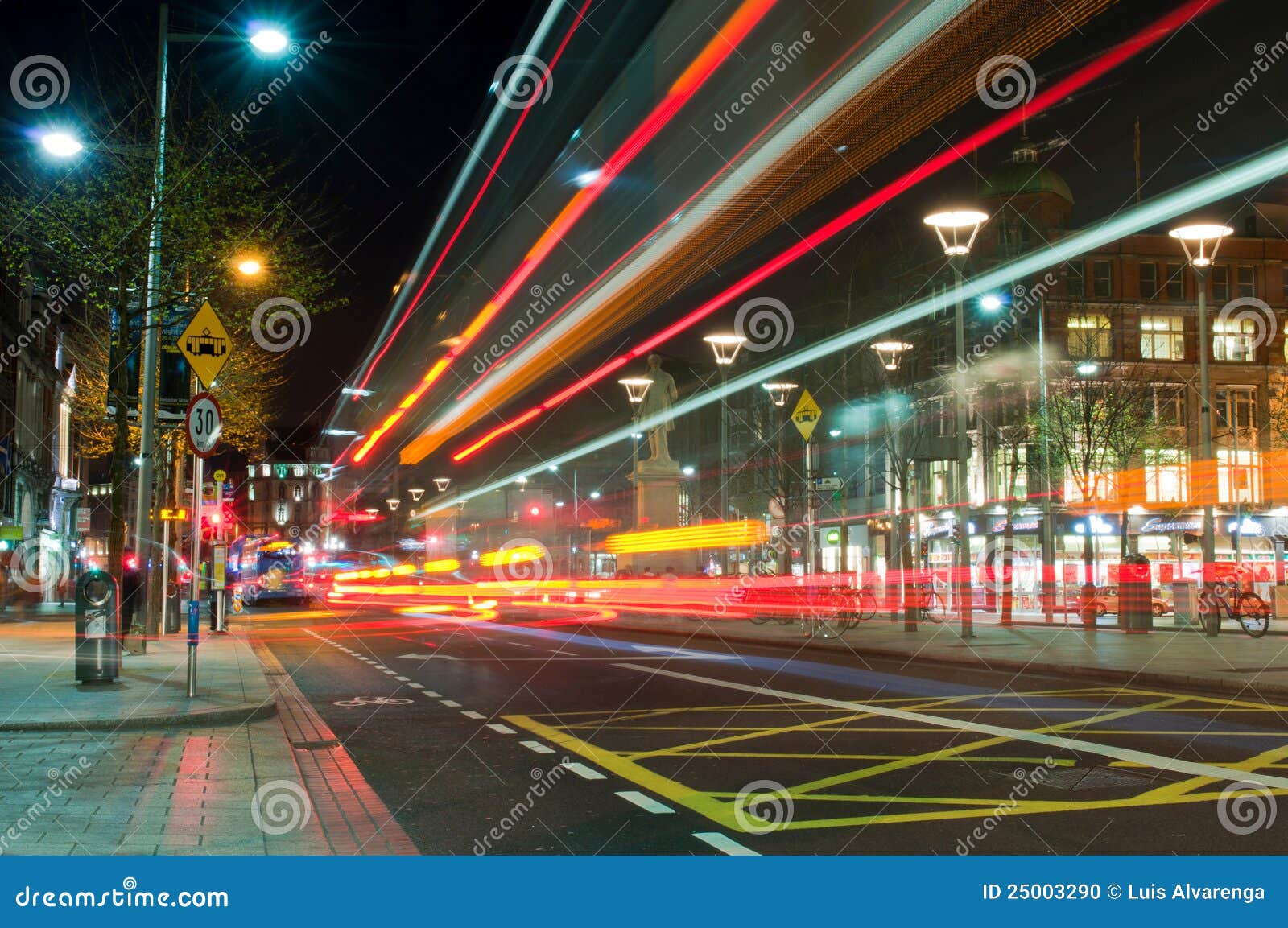 Dublin at night editorial image. Image of landmark, city - 25003290