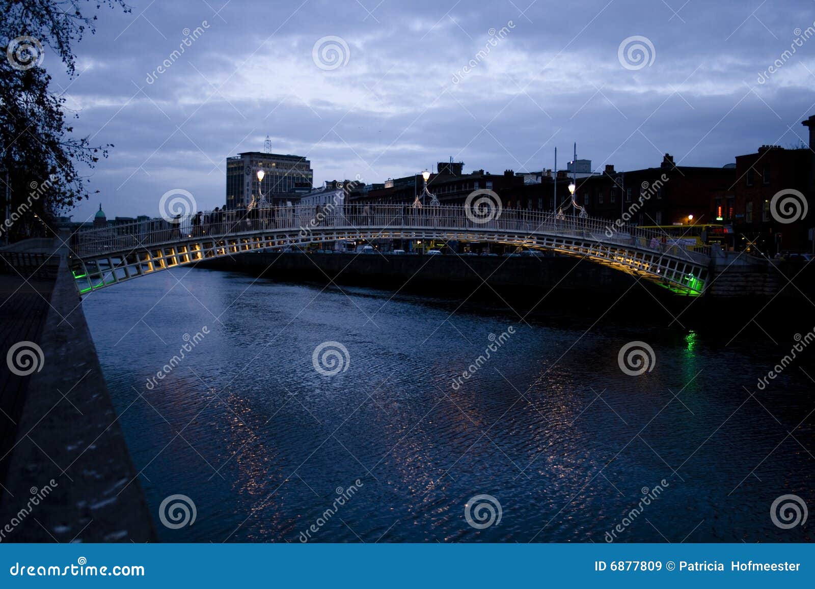 Dublin by night stock image. Image of liffey, night, european - 6877809