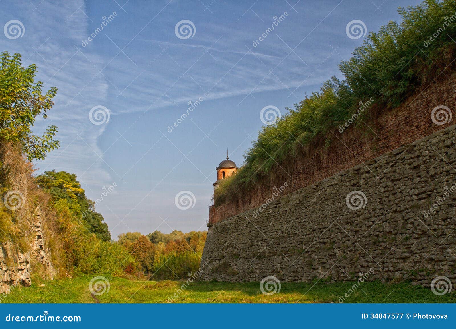 Dubno Castle stock image. Image of bridge, dubno, scenic - 34847577