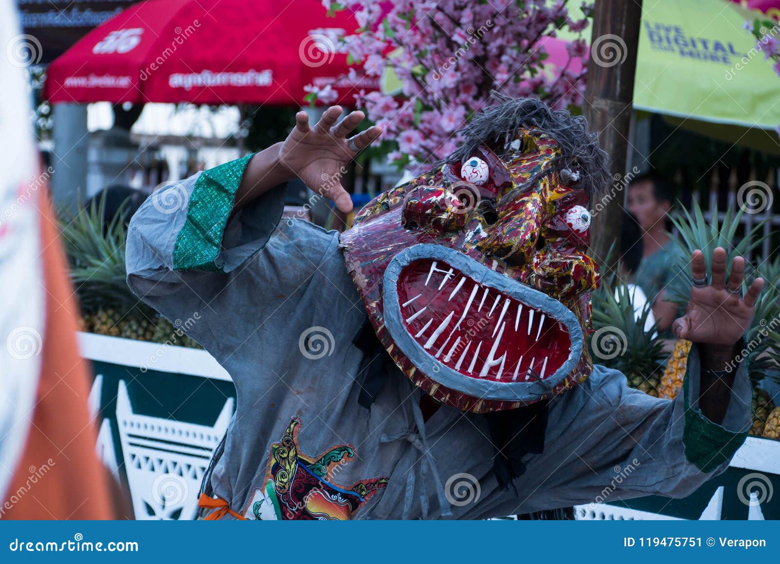 Duch Maska Phi Ta Khon Festiwal Zdjęcie Editorial - Obraz złożonej z ...