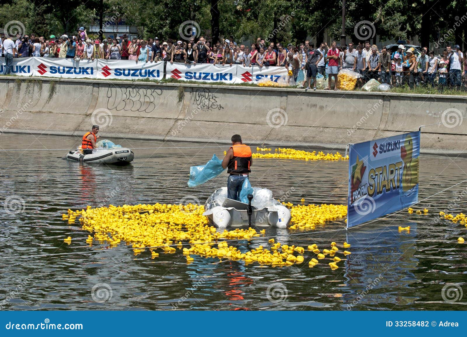 Start of a Rubber Duck Toy Race Editorial Photography - Image of events ...