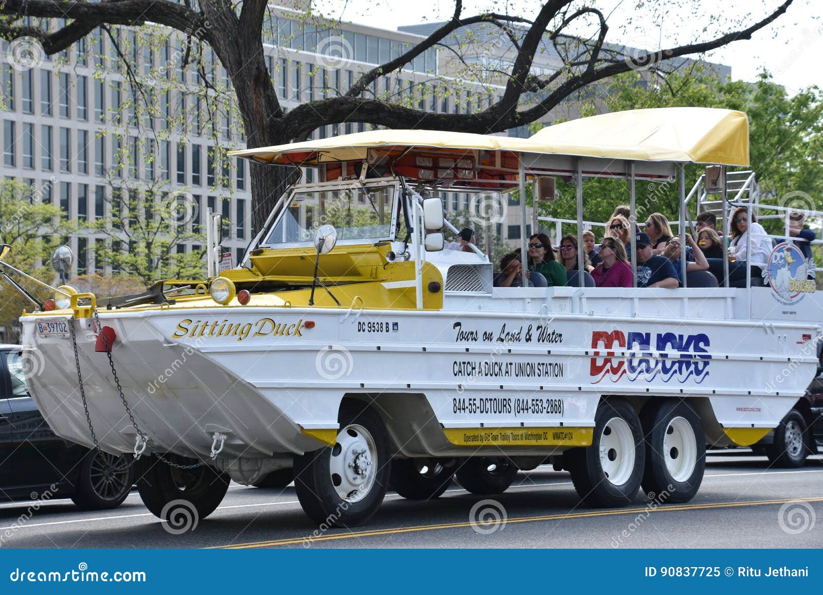 Duck Tour in Washington, DC Editorial Image - Image of ride, ducks ...