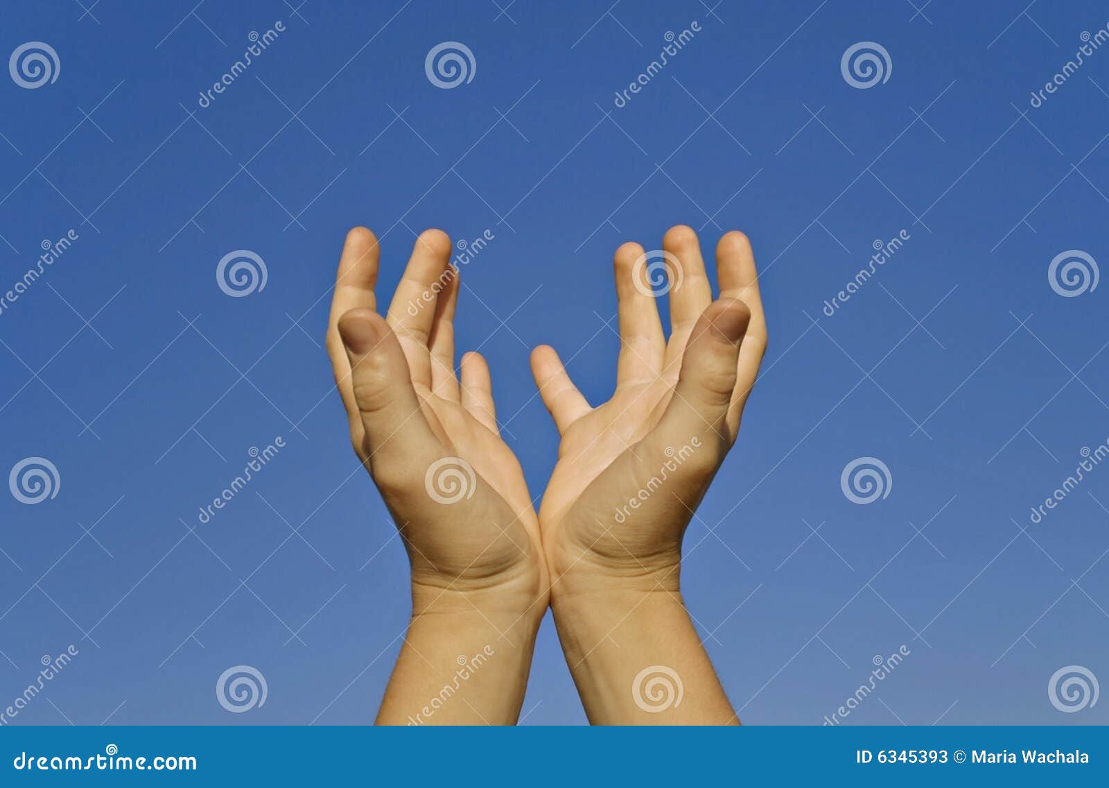 Due Mani Umane Su Un Cielo Libero Immagine Stock - Immagine di segno ...