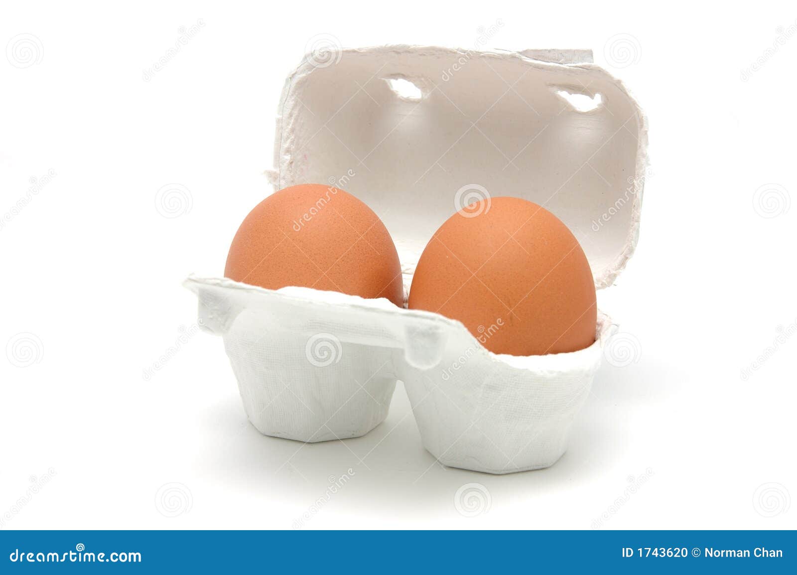 Due uova in scatola fotografia stock. Immagine di pollame - 1743620