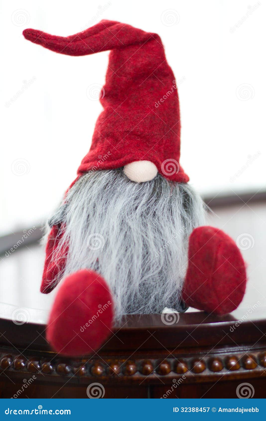 Duende Rojo Lindo De Santa De La Navidad Imagen de archivo - Imagen de ...