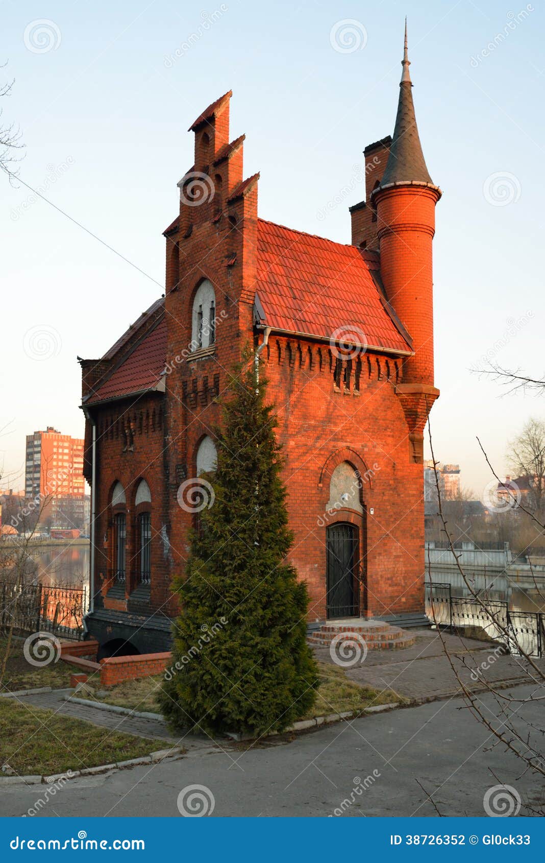 Duitse Architectuur. Kaliningrad Redactionele Fotografie - Image of ...