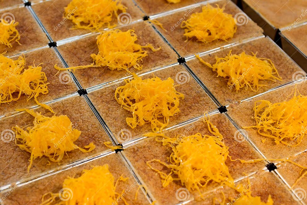 Dulces Amarillos Deliciosos Imagen de archivo - Imagen de delicioso ...