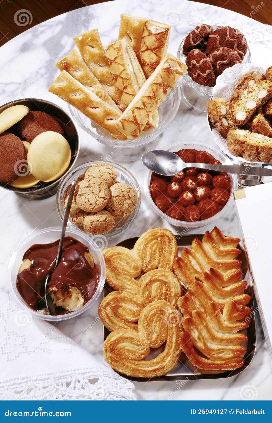 Dulces italianos imagen de archivo. Imagen de soplo, rotura - 26949127