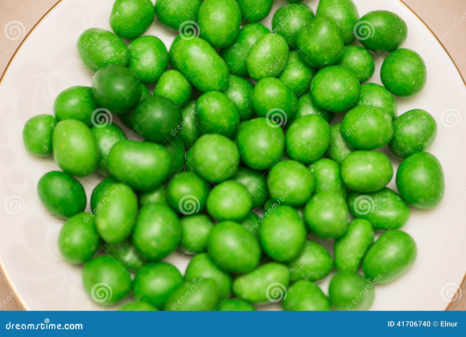 Dulces verdes foto de archivo. Imagen de vacaciones, pascua - 41706740