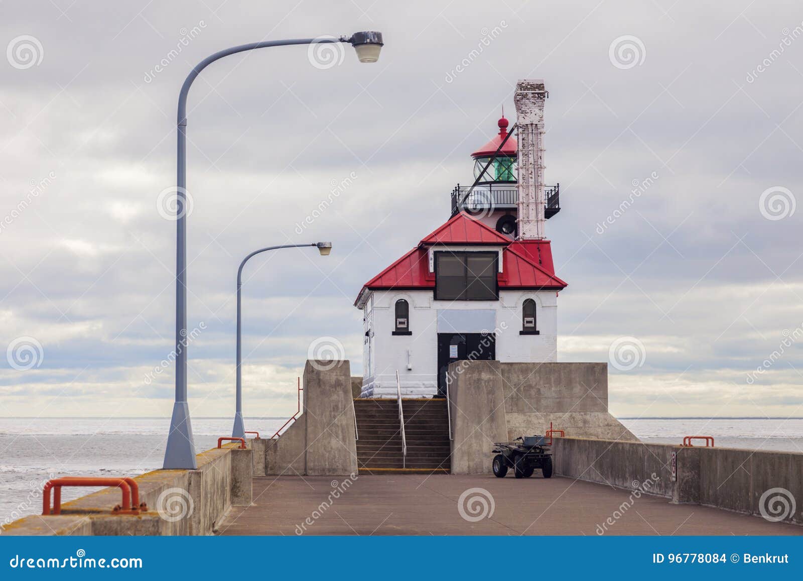 Duluth Harbor South Breakwater Outer Lighthouse Stock Photo - Image of ...
