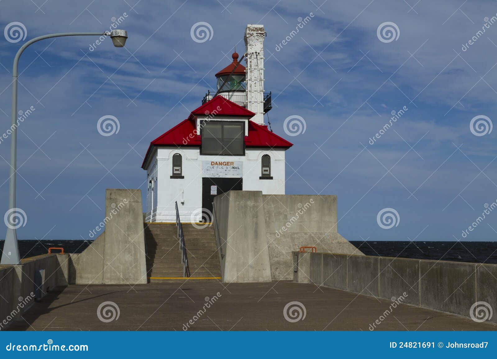 Duluth S Pier Lighthouse stock image. Image of lighthouse - 24821691