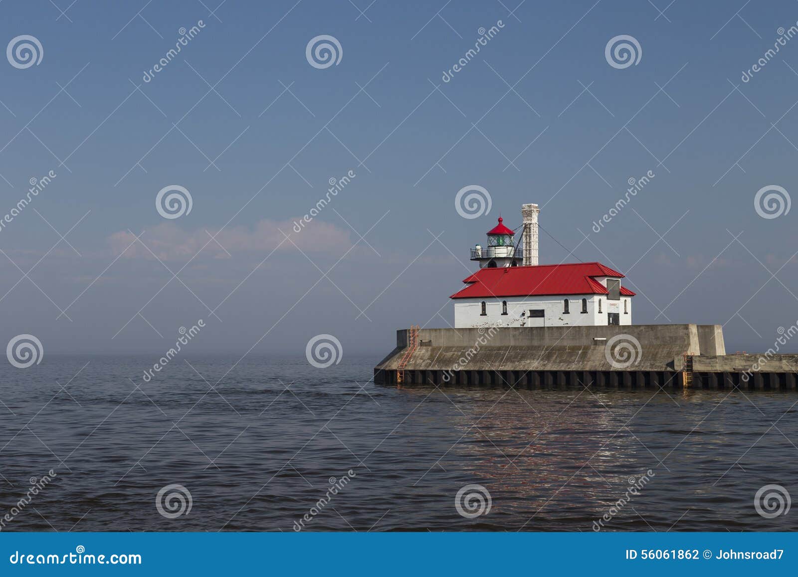 Duluth S Pier Lighthouse stock photo. Image of house - 56061862