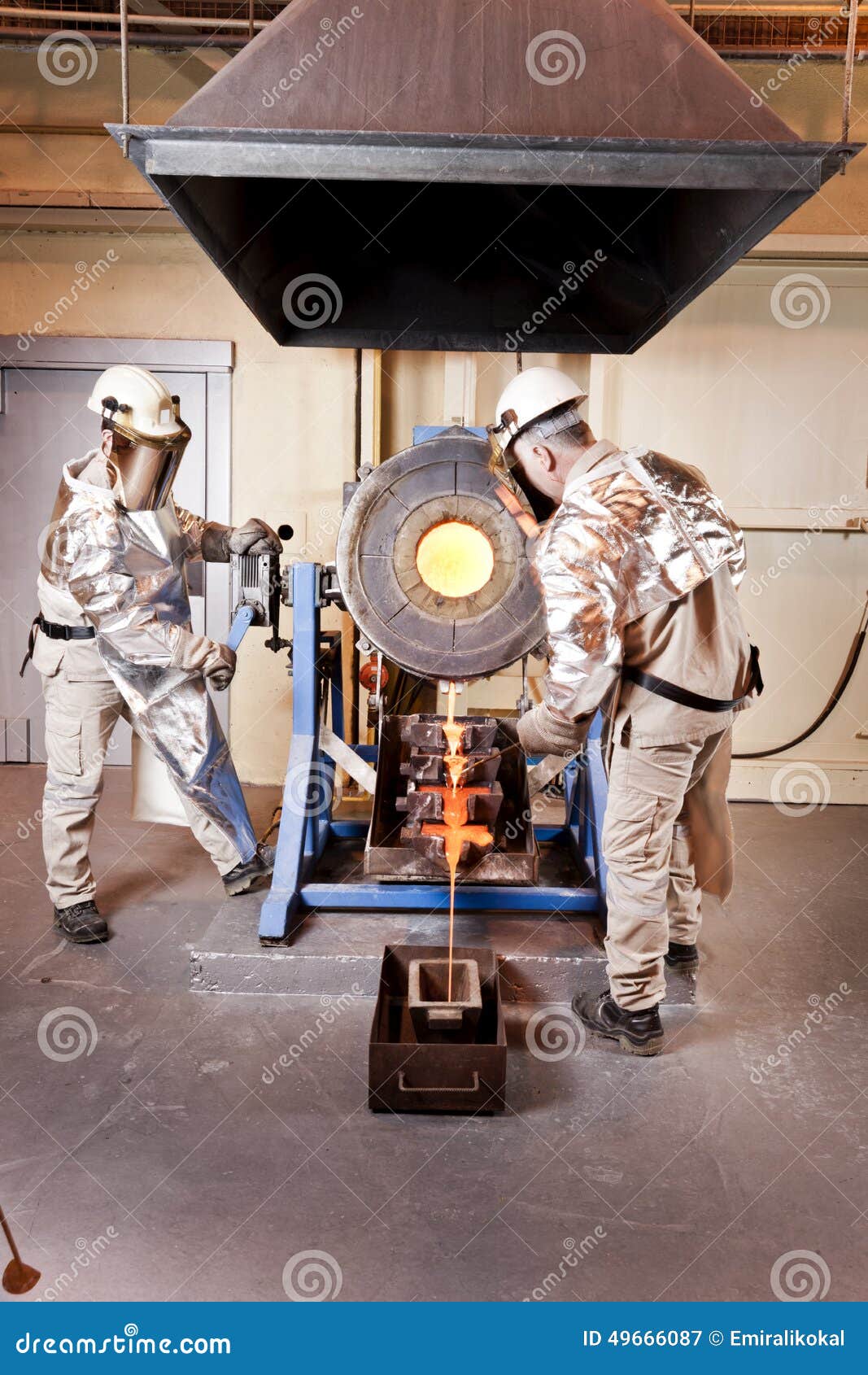 Dump gold bullion editorial photography. Image of exchange - 49666087