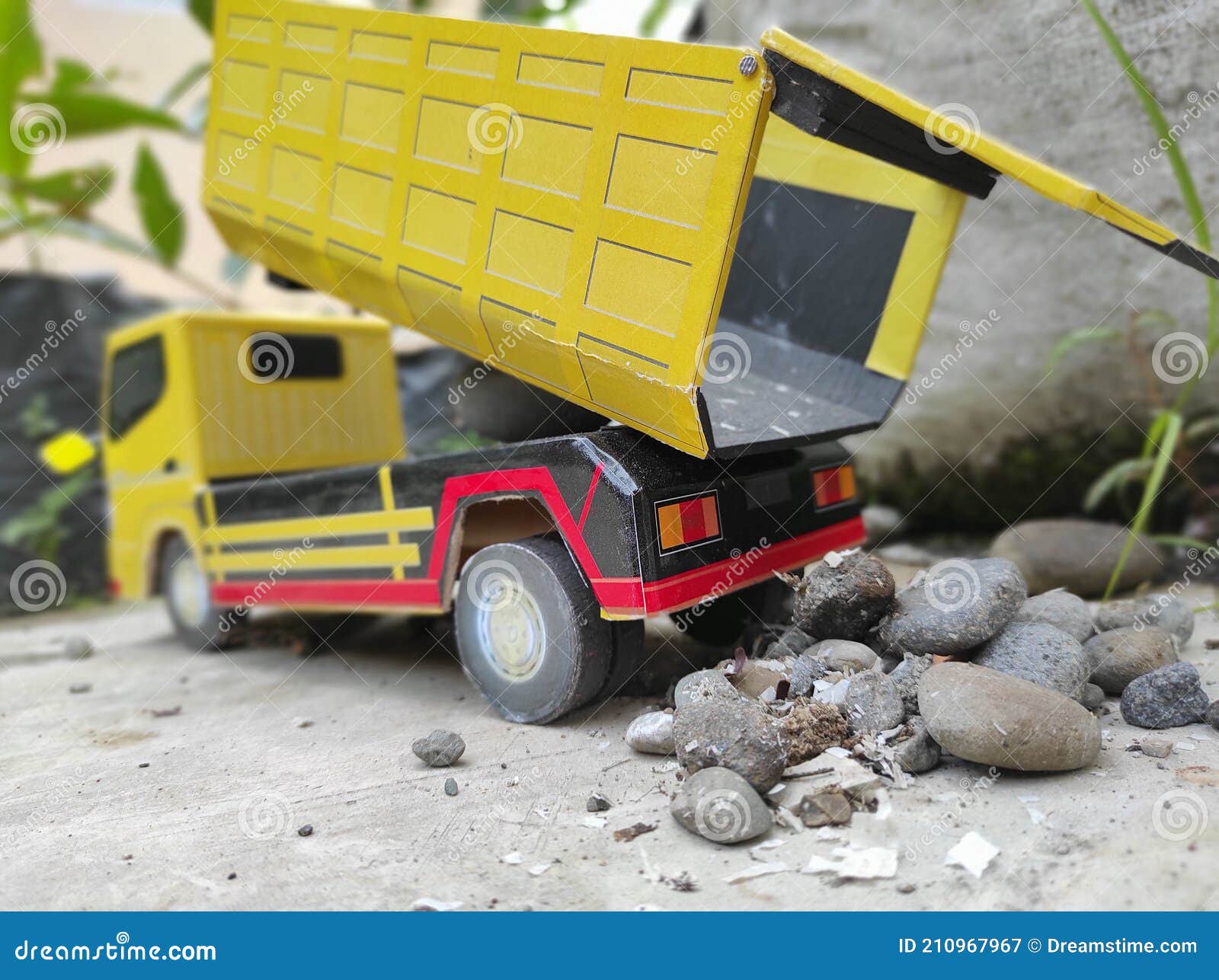 Dump truck oleng stock image. Image of vehicle, oleng - 210967967