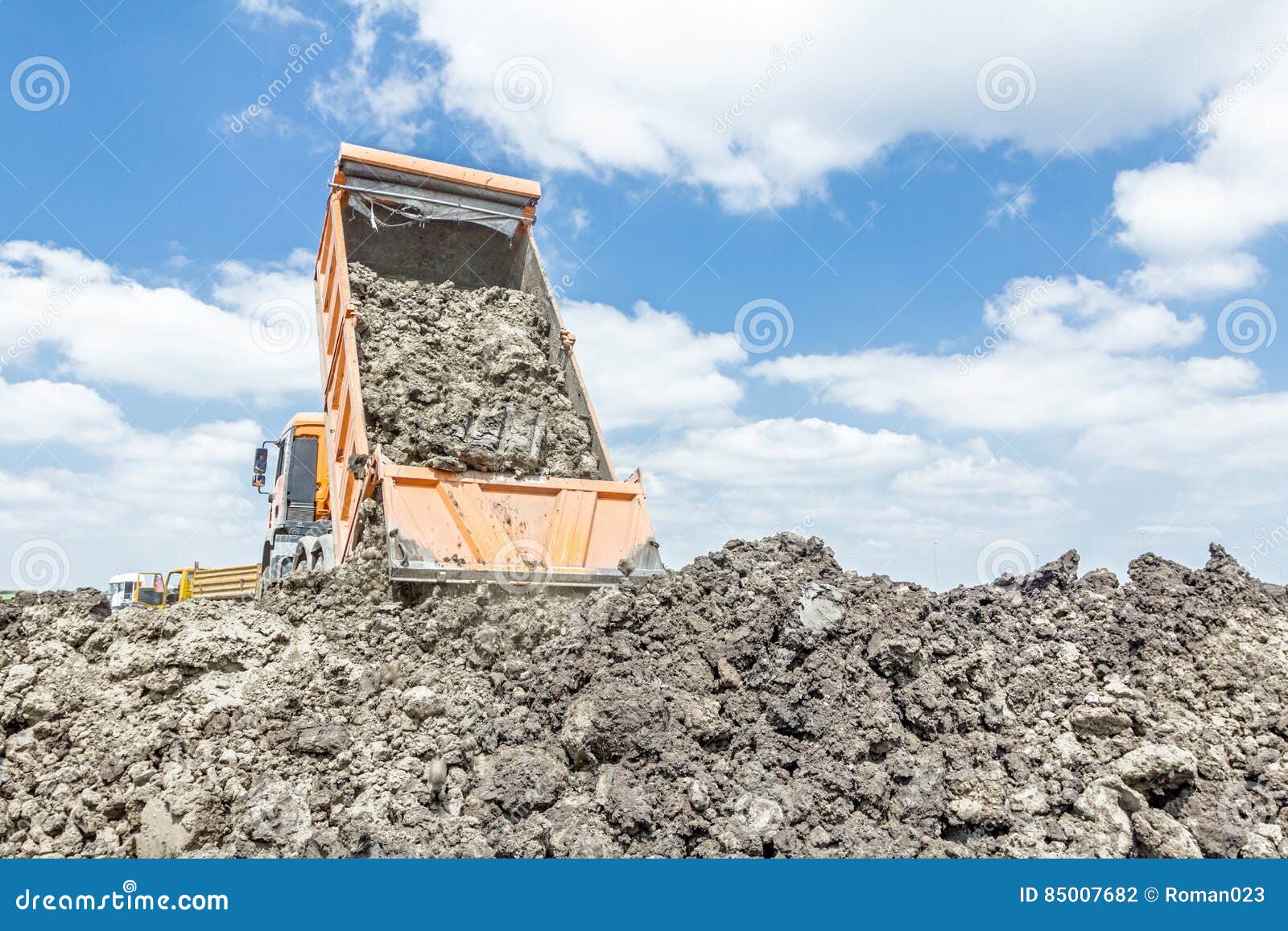 Dump Truck is Unloading Soil Stock Photo - Image of pile, civil: 85007682