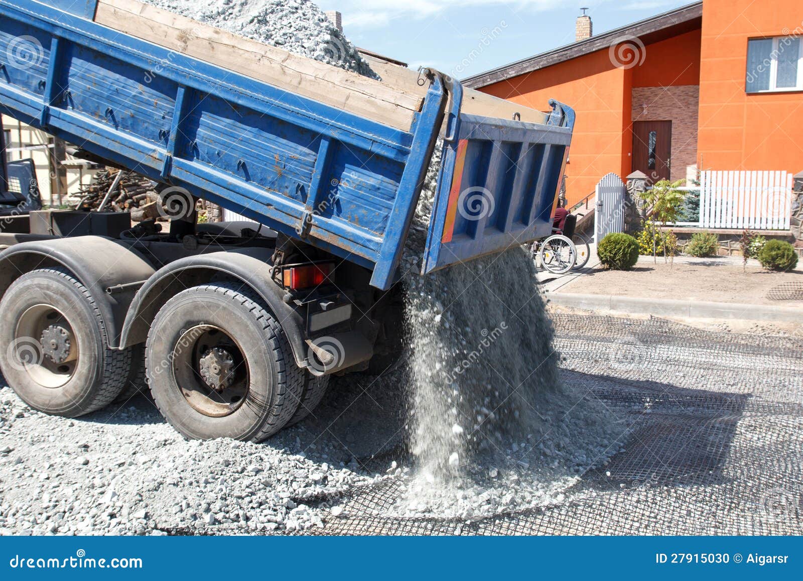 Dumper Unload Crushed Stone Stock Photo - Image of load, industry: 27915030