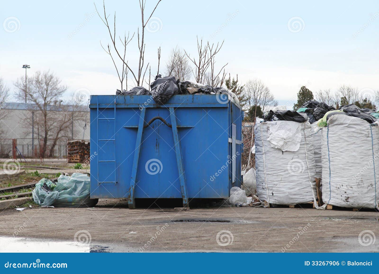 Dumpster recycling stock photo. Image of disposal, scrap - 33267906