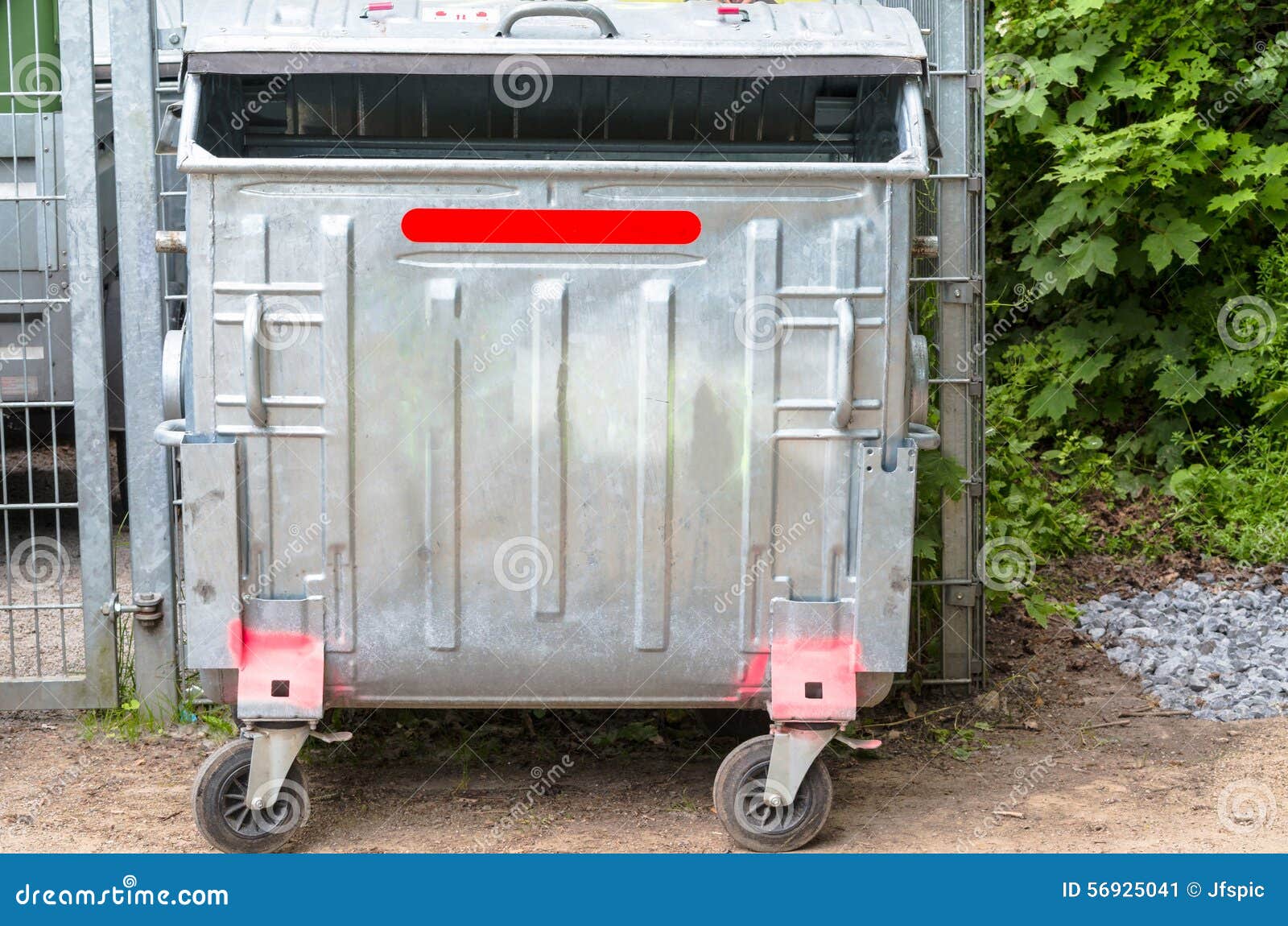 Computers Trash Bin White Background Stock Photos - Free & Royalty-Free ...