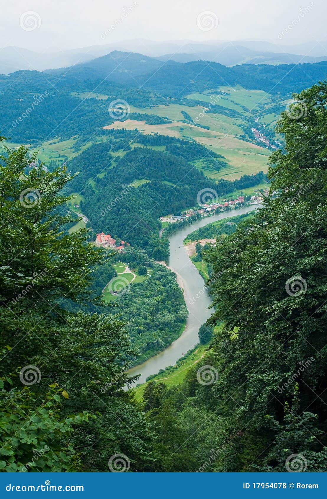 Dunajec river stock photo. Image of slovakia, travel - 17954078