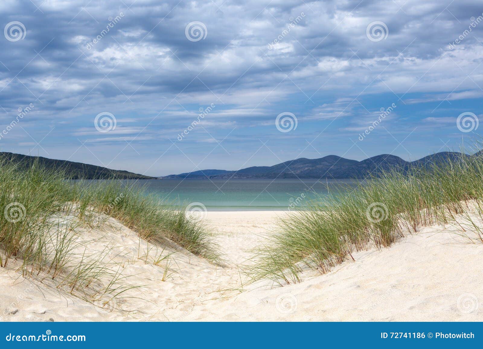 Dunas en la isla de Harris foto de archivo. Imagen de harris - 72741186