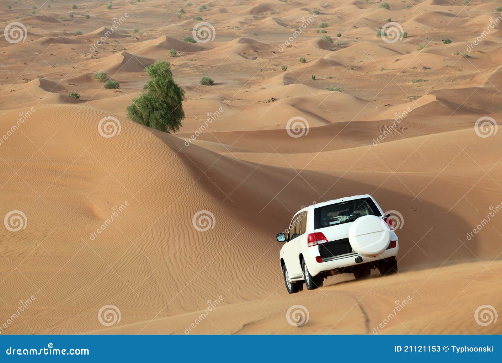 Dune bashing in Dubai stock image. Image of auto, sanddune - 21121153