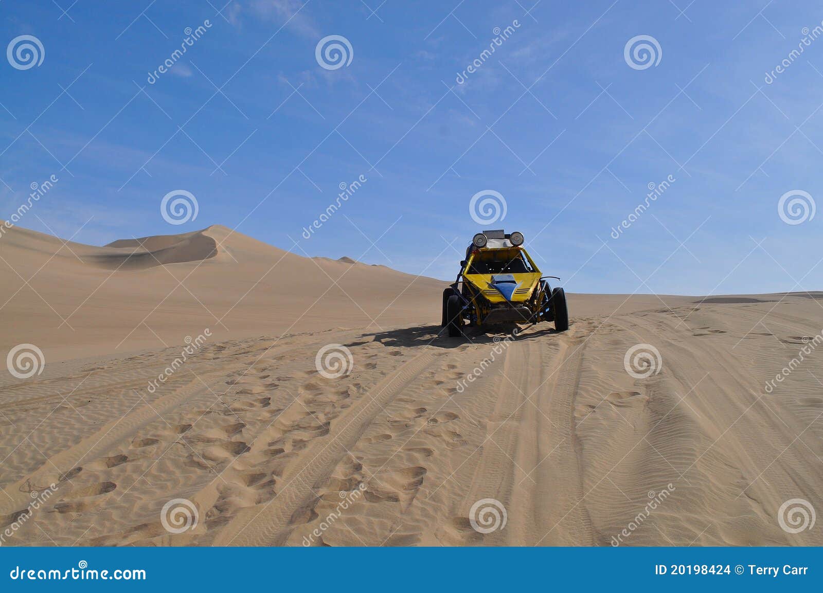 Dune buggy in desert stock photo. Image of remoteness - 20198424