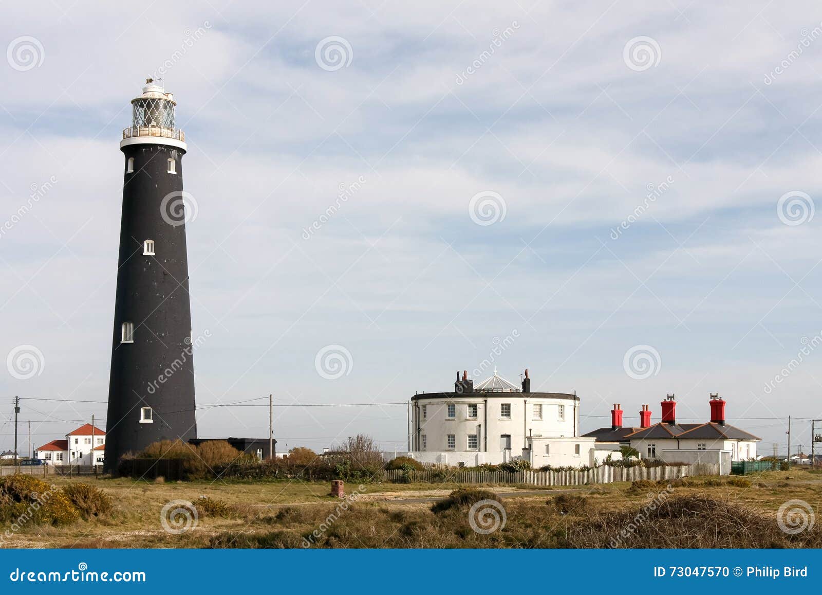 DUNGENESS, KENT/UK - FEBRUARY 3 : Lighthouse on the Beach at Dun ...