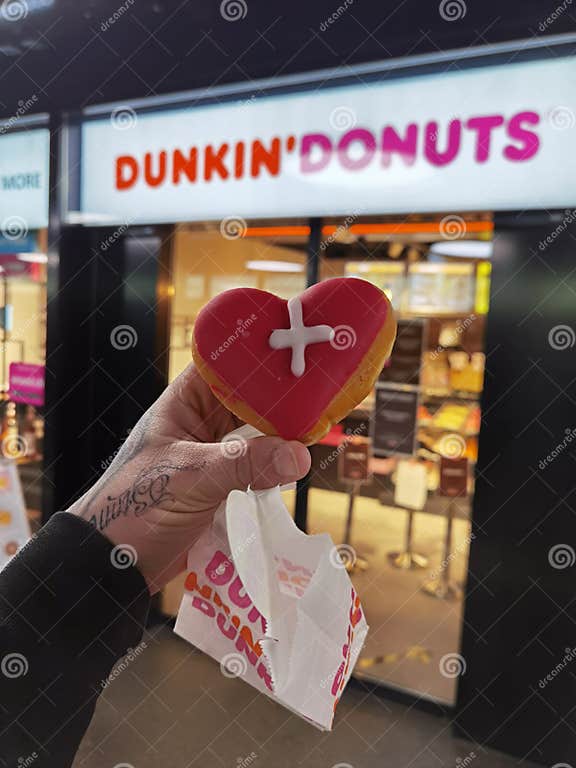 Dunkin& X27;Donuts Switzerland Editorial Photography - Image of heart ...