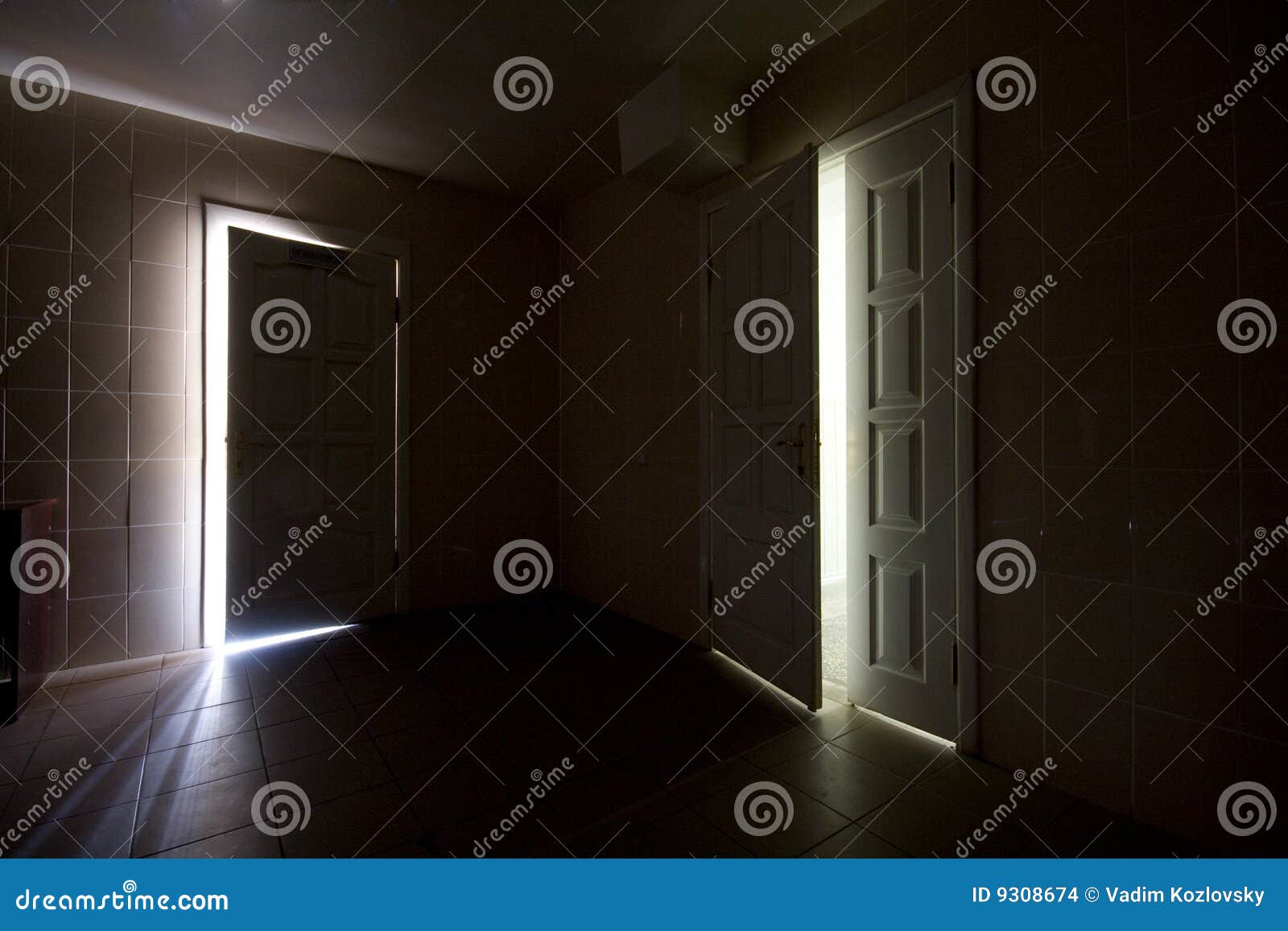 Dunkler Raum stockfoto. Bild von konzept, auszug, phantasie - 9308674