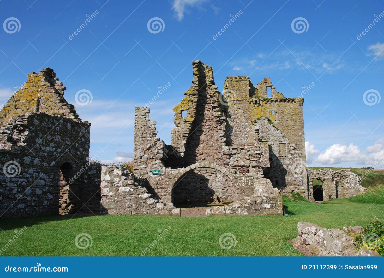Dunnottar Castle Ruins stock image. Image of ancient - 21112399