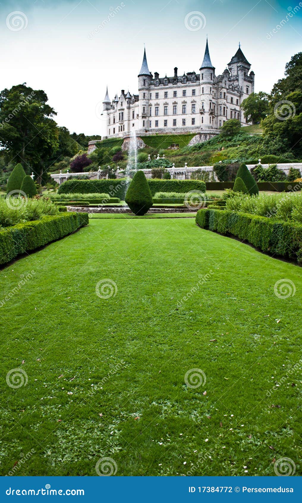 Dunrobin Castle stock photo. Image of landmark, monarchy - 17384772
