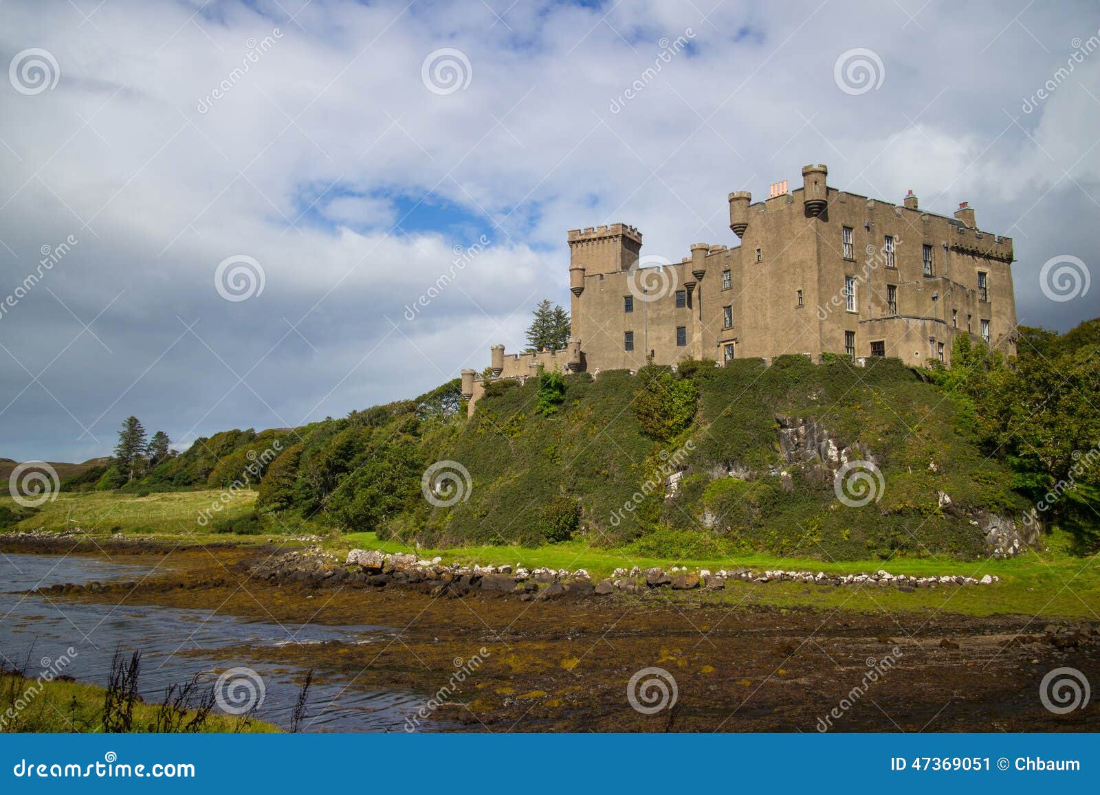 Dunvegan Castle stock image. Image of hilltop, mortar - 47369051