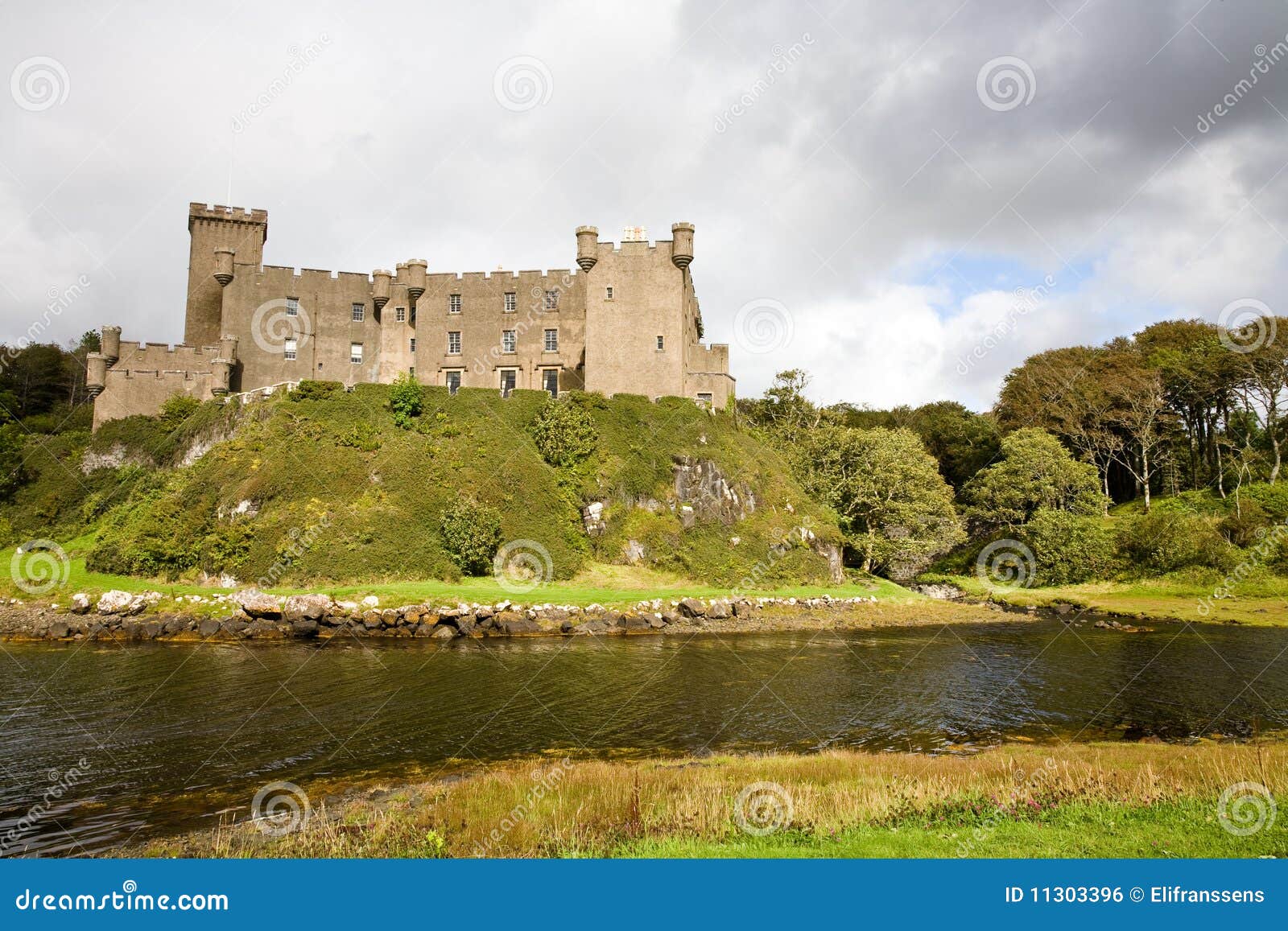 Dunvegan Castle, Scotland stock photo. Image of britain - 11303396