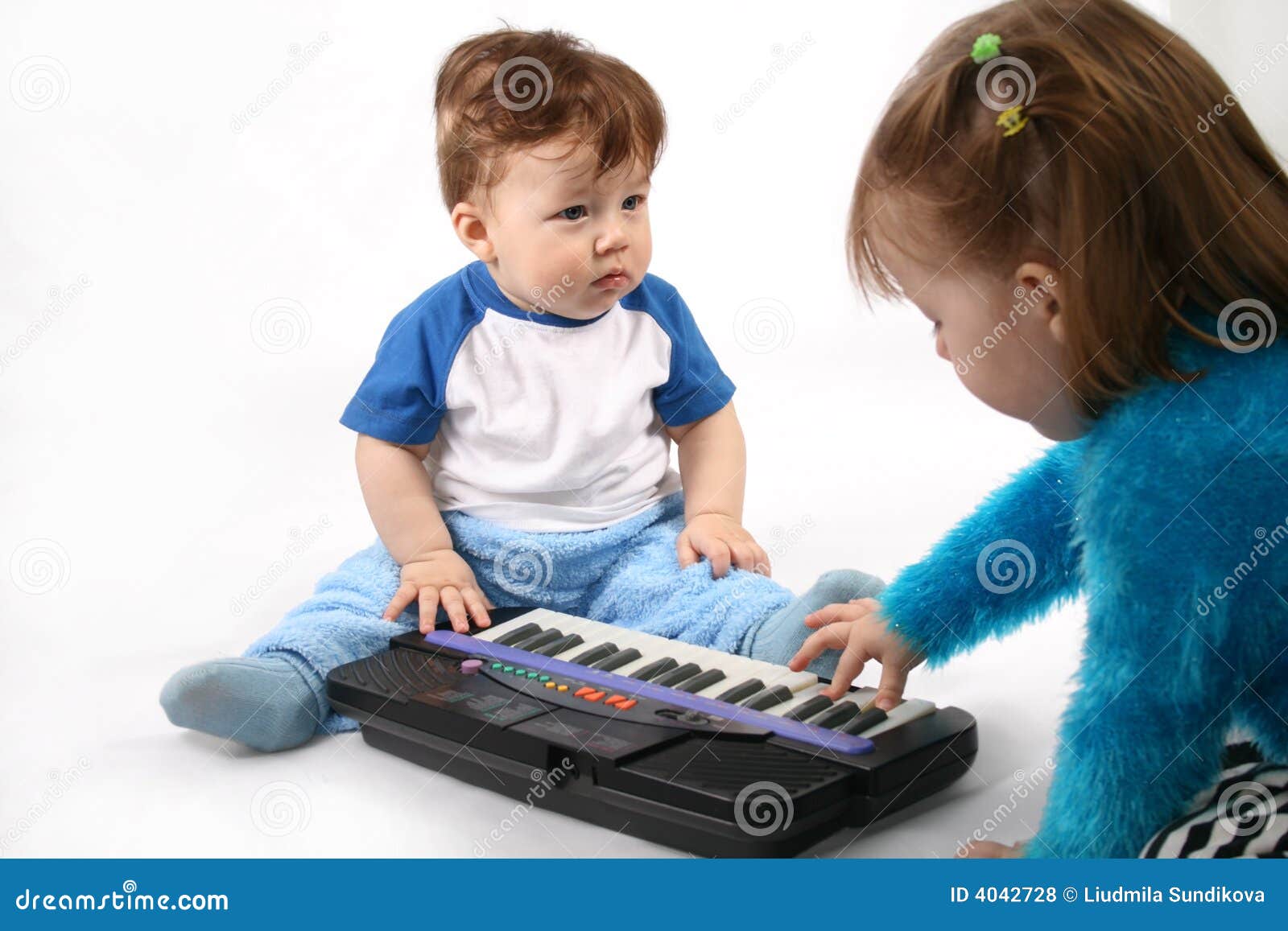 Duo stock photo. Image of creation, duet, hand, child - 4042728