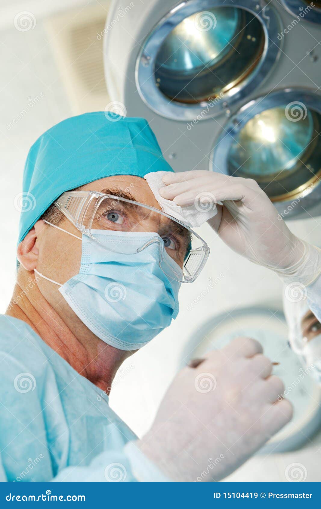 Durante la operación imagen de archivo. Imagen de idea - 15104419