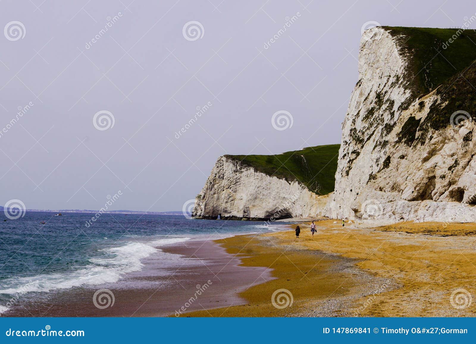 Durdle Door Cliff View editorial photo. Image of beach - 147869841