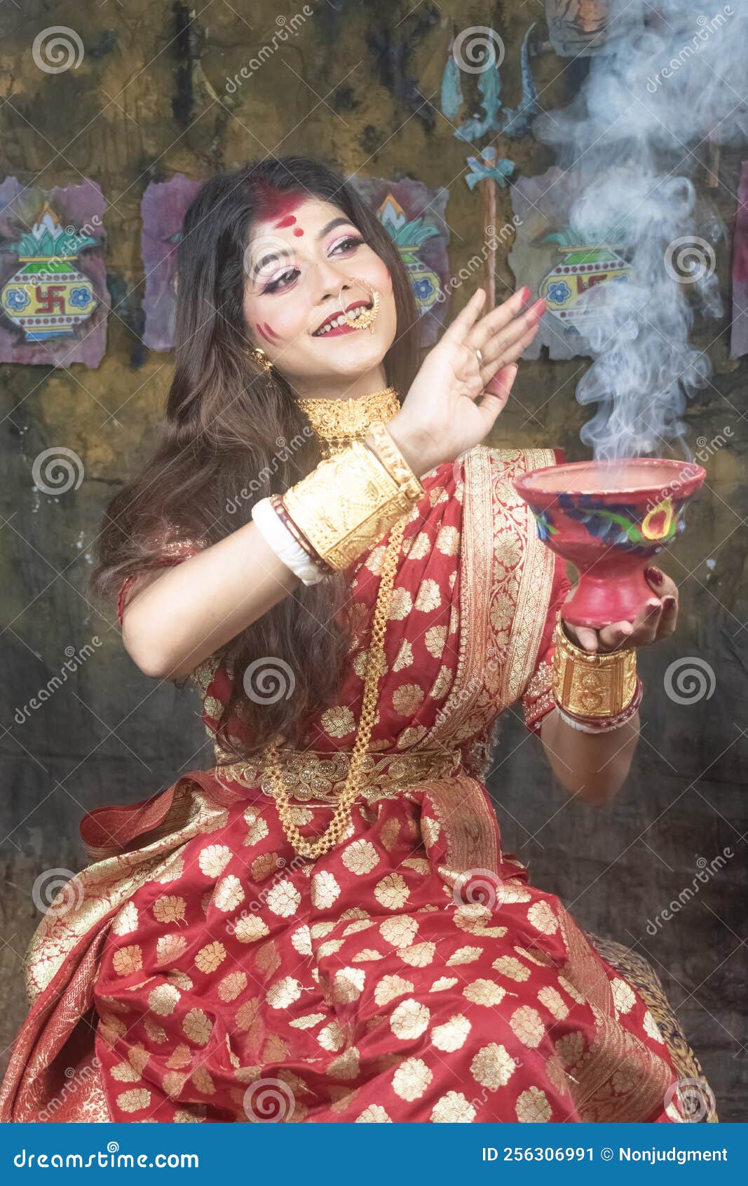Concept Agomoni Shoot,Traditional Bengali Woman Performing the Dhunuchi ...