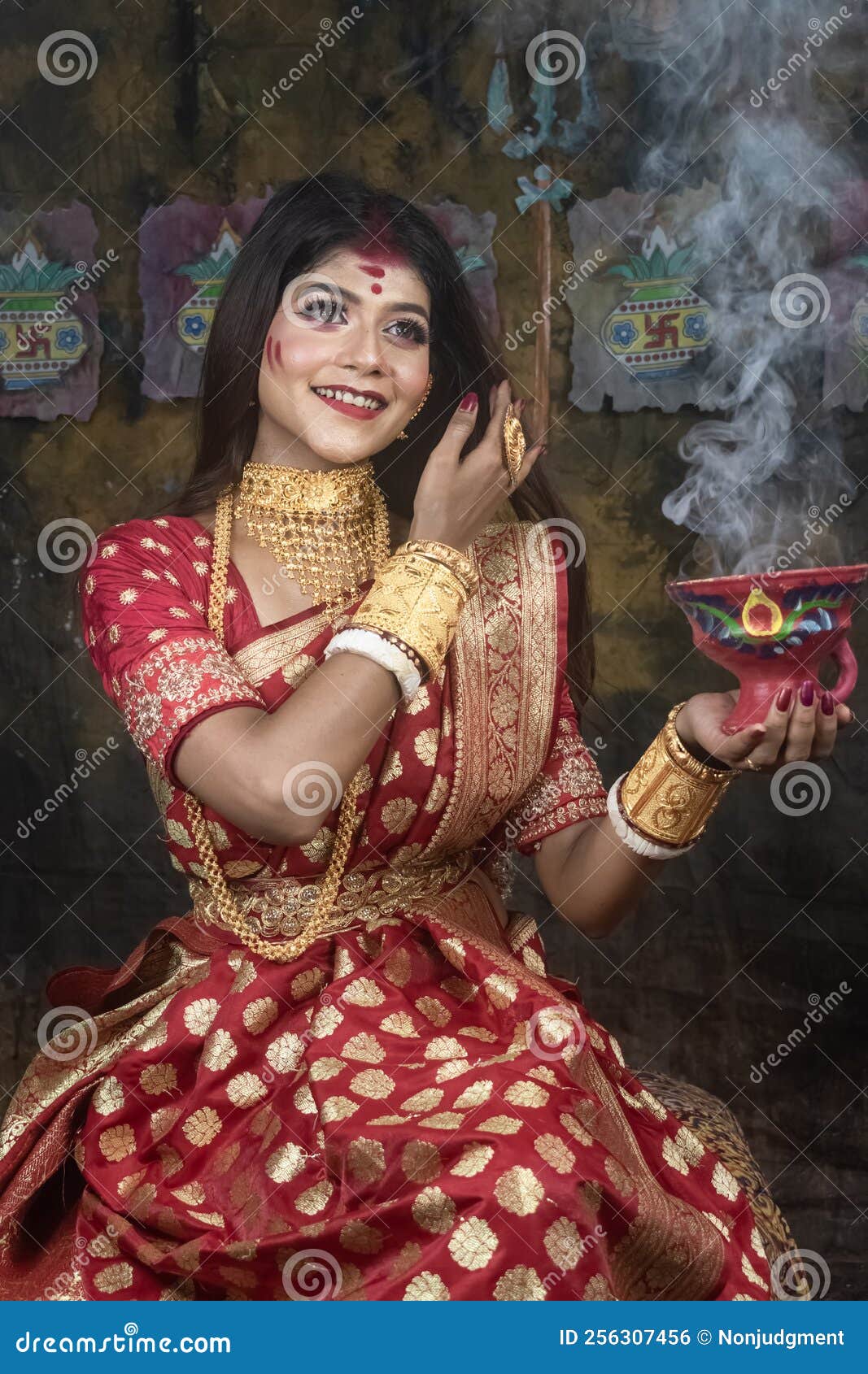 Concept Agomoni Shoot,Traditional Bengali Woman Performing the Dhunuchi ...
