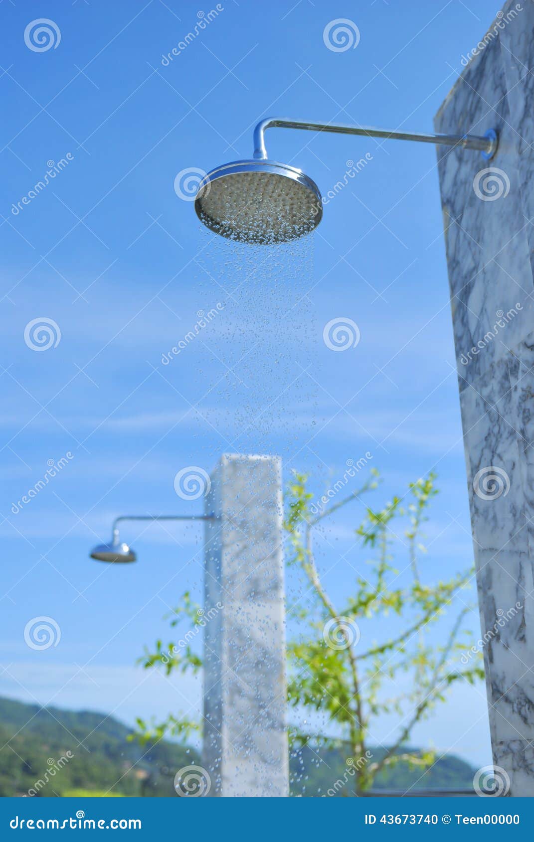 Dusche Im Freien am Swimmingpool Und Dem Strand Stockfoto - Bild von ...