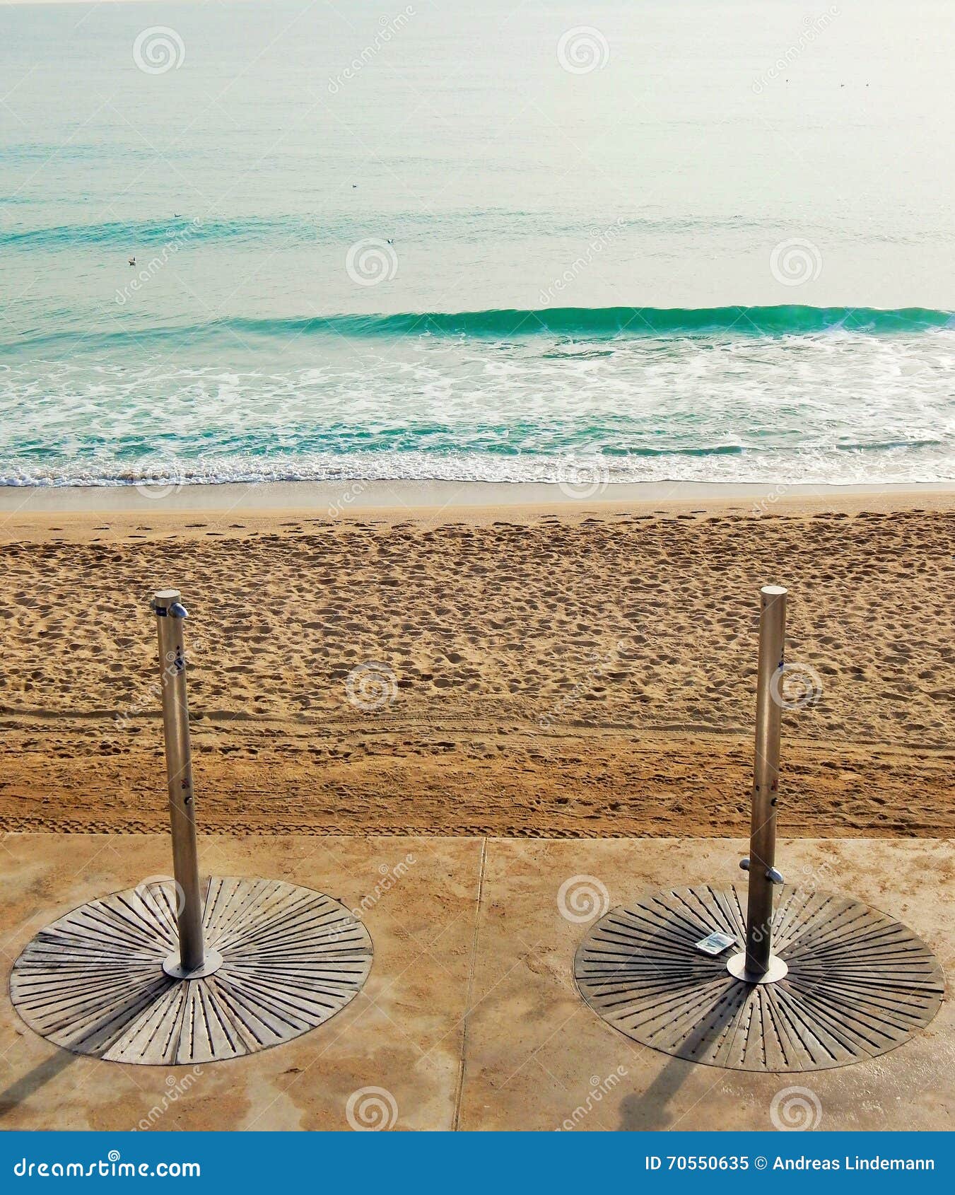 Dusche am Strand stockbild. Bild von dusche, tageslicht - 70550635