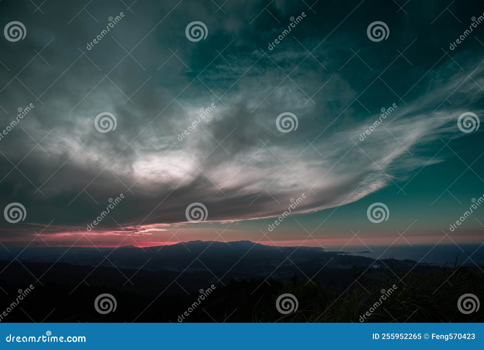 At Dusk, the Clouds in the Sky Change in a Thousand Different Scenes ...